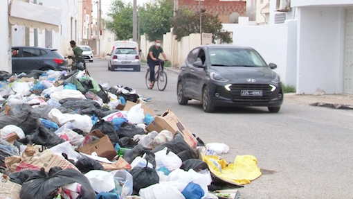 MBtv: Tunisia recyclers struggle to tackle mountains of waste | Macau ...