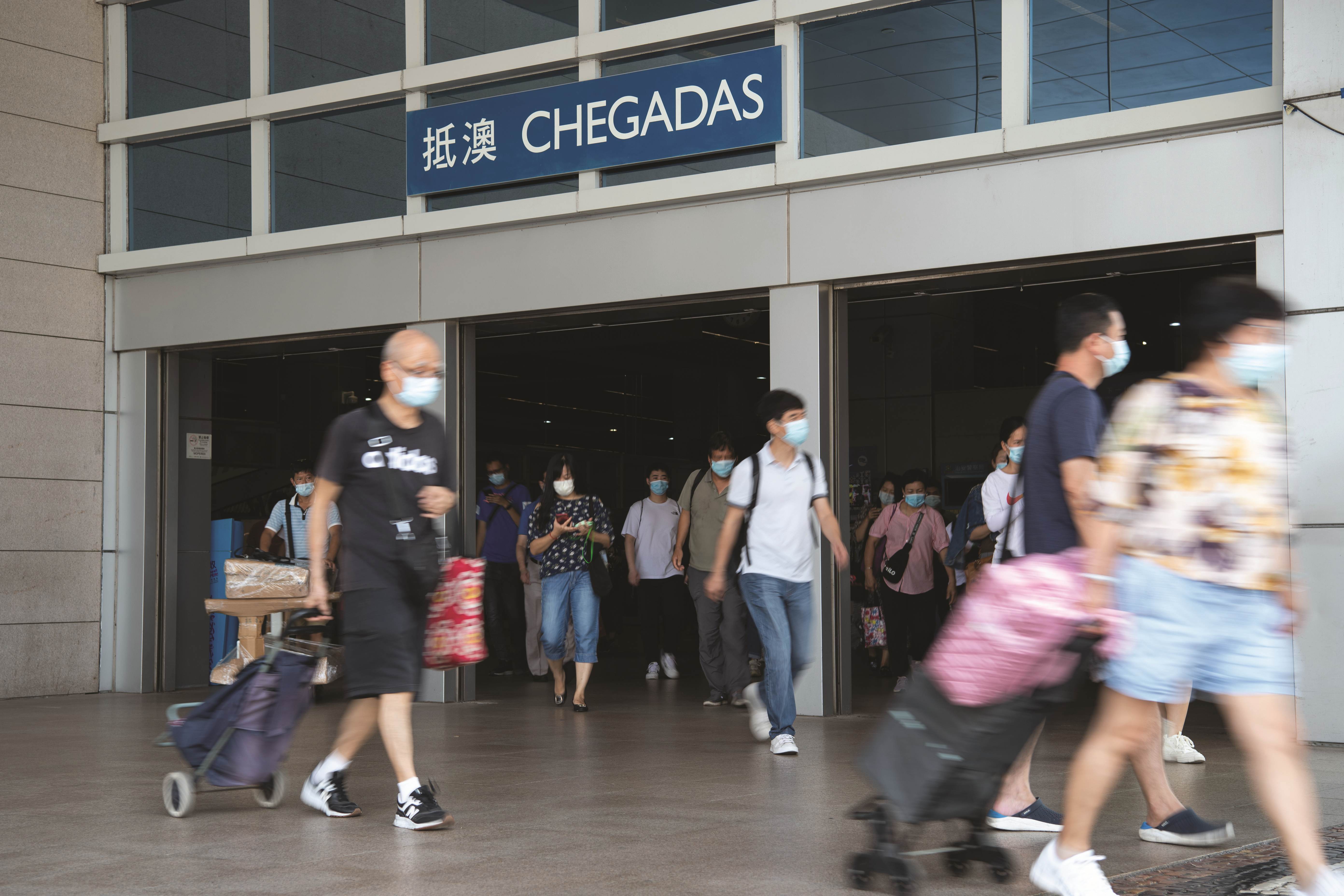 Health authorities request people who crossed Gongbei Border between ...