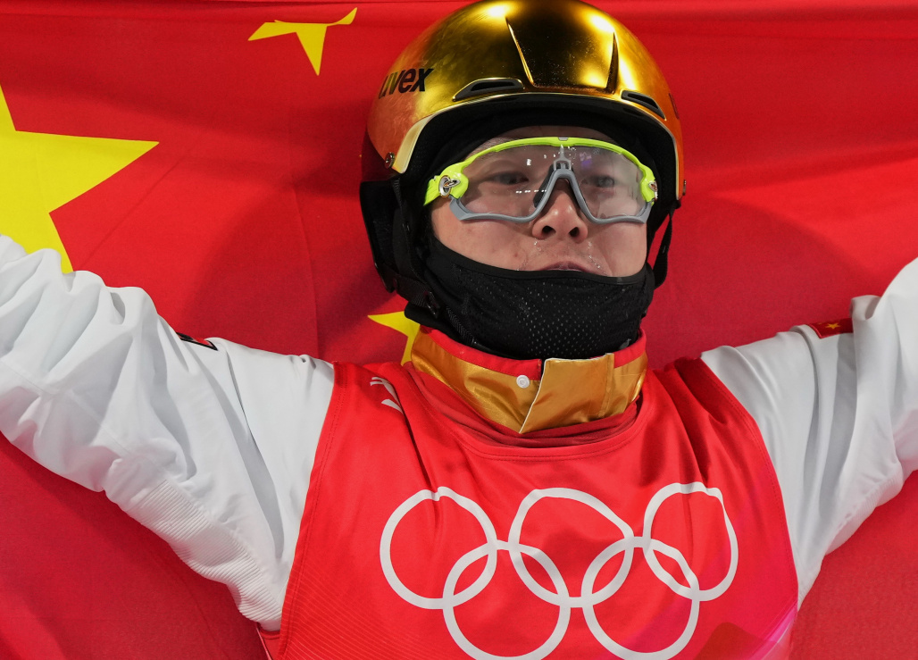 Chinese veteran Qi wins gold in freeski men's aerials | Macau Business