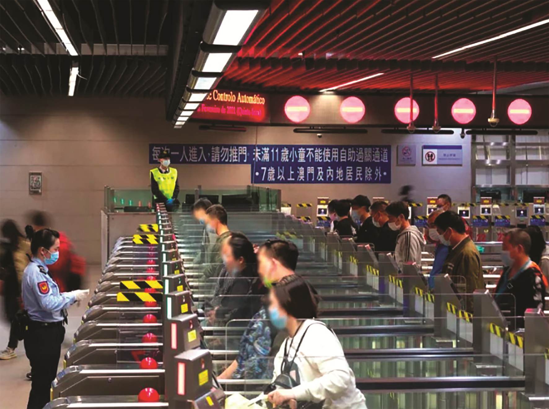 SAR sees ten-fold increase in border crossings | Macau Business