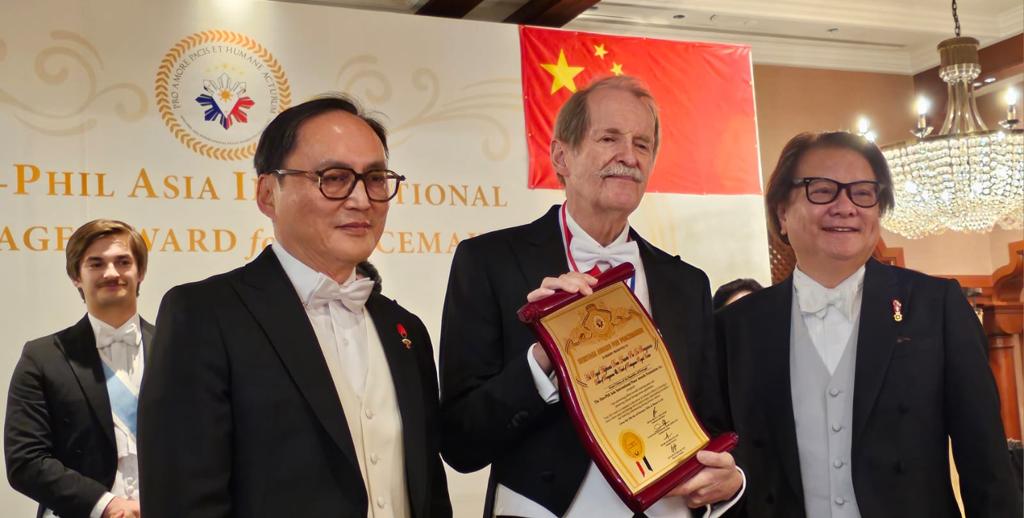 Sino-Phil Asia Foundation honours D. Duarte Pio with Peace Award ...